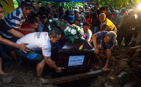 Airasia Crash Funerals And Tears For Some As Search Ops Continue For