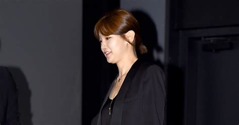[md포토] 박소담 조심조심 치마가 너무 짧아서