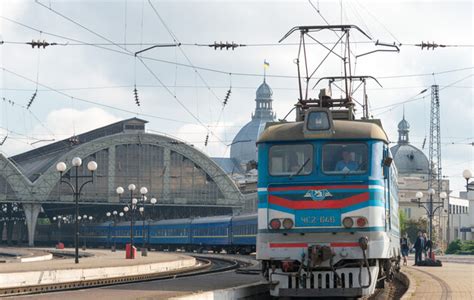 Укрзалізниця запровадила воєнізовану охорону на девяти потягах Читайте на Ukr Net