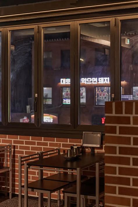 벽돌 타일로 정갈한 분위기의 30평 술집 인테리어 중랑구 상봉동