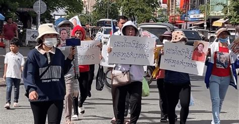 ក្រុម ស្ត្រី ថ្ងៃ សុក្រ ទាមទារ ឱ្យ រដ្ឋាភិបាល ដោះលែង អ្នកទោស នយោបាយ និង អ្នកទោស មនសិការ The