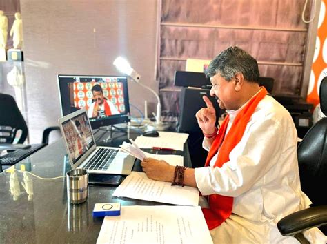 Amid Ghar Wapsi In Bengal Bjp Makes Last Bid To Hold On To Tmc Turncoats