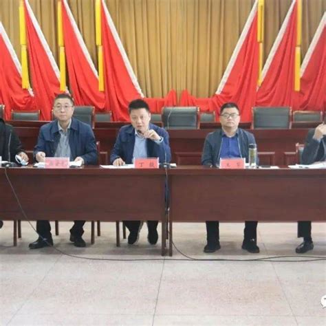 五烈镇召开当前重点工作调度会防控疫情有关
