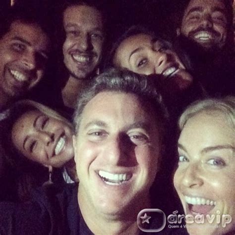 Luciano Huck e Angélica curtem noite ao lado de famosos Área VIP