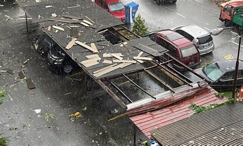 Malaysians Must Know The TRUTH Thunderstorm Wreaks Havoc In Taman