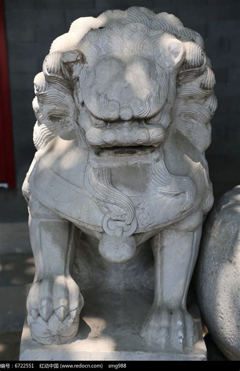 怒目的古代狮子石雕像高清图片下载 红动中国