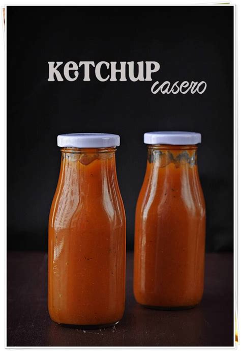 Ketchup Casero Con Las Zarpas En La Masa