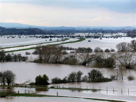 Uk Floods Army Deployed To Somerset Levels As Military Planners And