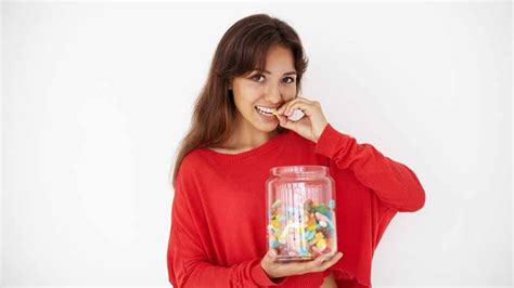 Can Chewing Gum Help Reduce Face Fat The Wellness Corner