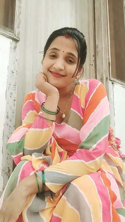 जो पत्नी सबको दे सकती है और पति को नहीं दे सकती ऐसी क्या चीज है 🤔