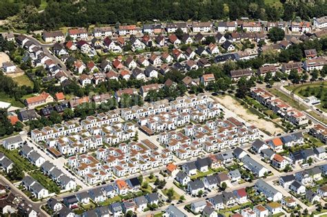 Karlsruhe Aus Der Vogelperspektive Wohngebiet Einer Reihenhaus Siedlung In Karlsruhe Im