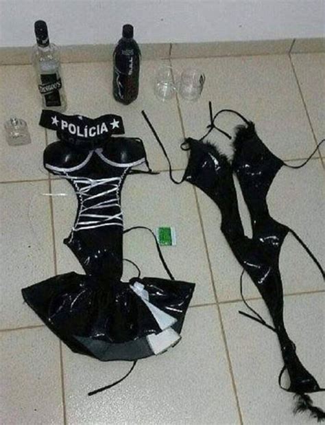 Scantily Clad Brazilian Women Seduce Jail Guards 26 Inmates Escape