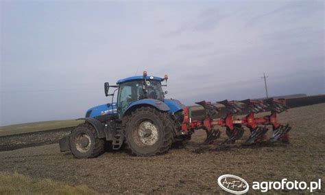 Unia Ibis XXL New Holland T7 220AC fotka pługa id 628310 Galeria