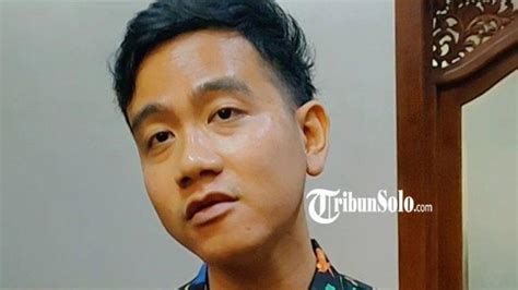 Hadir Di Kopdarnas PSI Ini Alasan Gibran Tolak Dipakaikan Jaket PSI