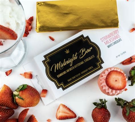 Midnight Roots Strawberry Milkshake Chocolate Bar 200mg Edibles