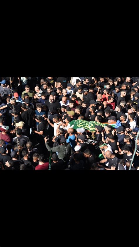 شاهد آلاف الفلسطينيين يشيعون جنازة 4 شهداء في الضفة الغربية المحتلة