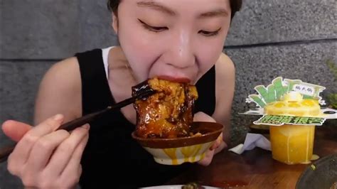 硬核特辣火锅，涮肘子、涮生蚝 还自制了为皮大饭包 Youtube