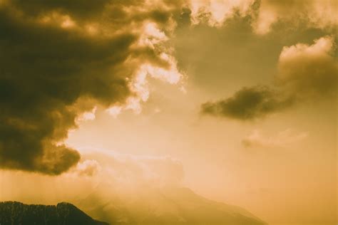 Nimbus Cloud Photo Free Cloudy Image On Unsplash