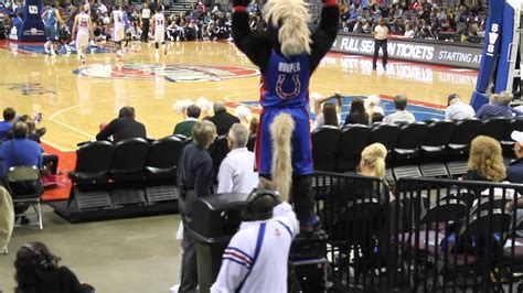 Detroit Pistons Mascot Hooper Falls Funny Basketball Fail Youtube