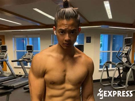 TikToker Trí Phan là ai Hot babe múi dạy nấu ăn gây sốt Tiktok