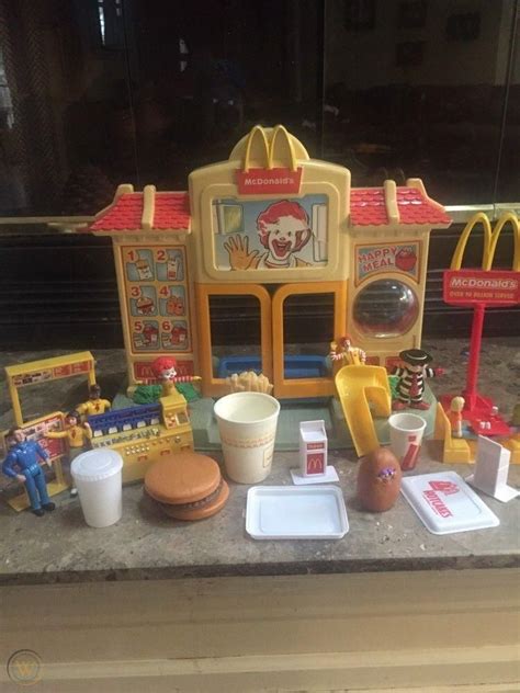 Playskool Mcdonalds Electronic Drive Thru Happy Meal Playset Talking