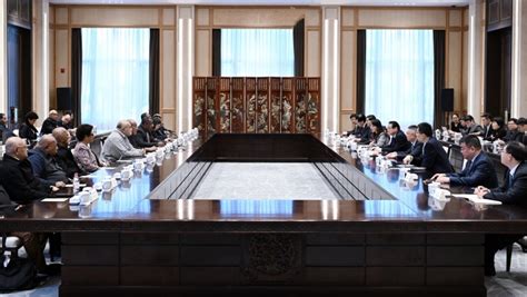 今日浙江网 重要活动 易炼红会见斐济土著事务部长伊菲雷米·瓦苏一行