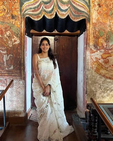 Beautiful Janhvi Kapoor In A White Saree With Sleeveless Blouse Photos