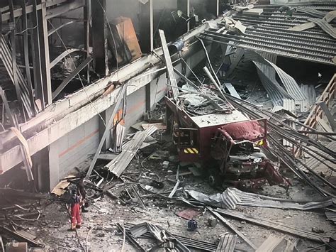 画面曝光！台媒：屏东一工厂爆炸造成伤亡，“现场如轰炸后的废墟”