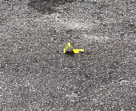 馬國狂徒入警局搶衝鋒槍駁火 2警殉職其中1人子彈貫穿頭部 另1警重傷 星島日報