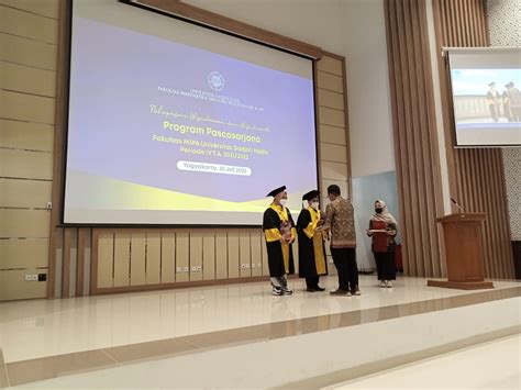 Pelepasan Wisudawan Wisudawati Program Pascasarjana Periode IV T A