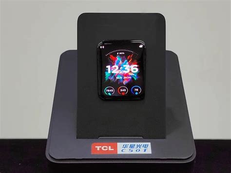 重磅！tcl华星发布全球首款0016hz超低频oled穿戴设备屏 （来源： Tcl 投资者关系）智能穿戴设备除了更具高端感与时尚感的外观之外