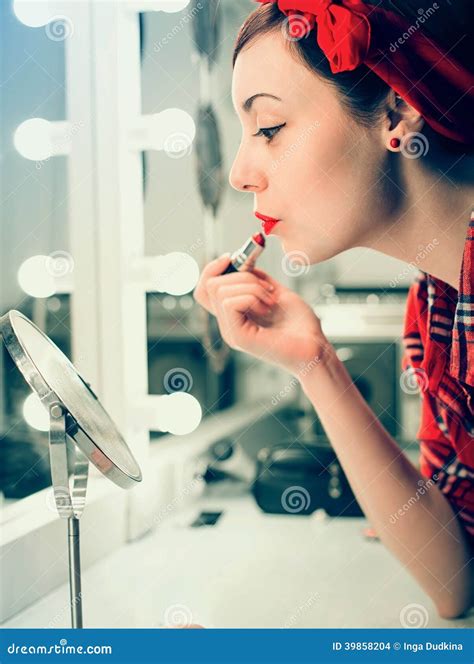 Fille De Pin Up Photo Stock Image Du Verticale Mignon 39858204