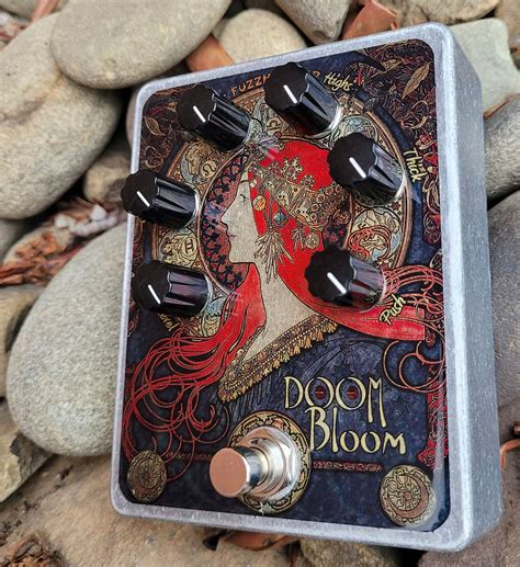 Fuzzhugger Doom Bloom Fuzz Graphic Deluxe Finish Fuzzhugger Effects