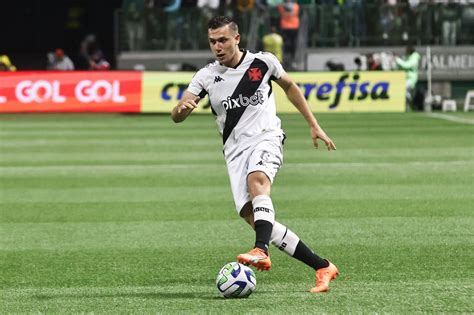 Lucas Piton renova o Vasco até 2028