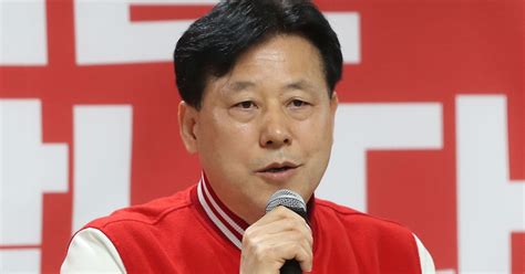 공약 발표하는 국민의힘 수원무 박재순 후보