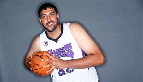 Kings Sign Sim Bhullar To A 10 Day Contract Sacramento Kings