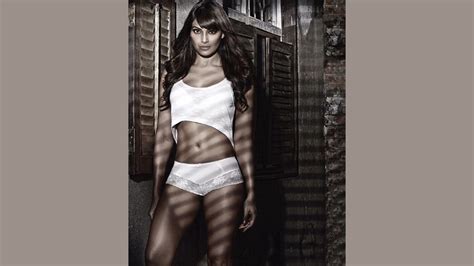 Bipasha Basu Birthday Special A Look At Bong Beautys Evergreen Looks