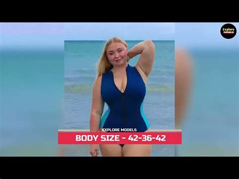 9 Hot Sexy Niki Peacock Bikini Pics