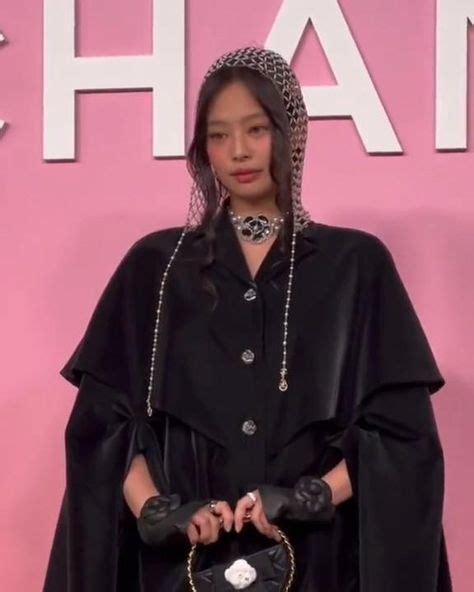 Jennie ♡ 재니 Save Follow 🎧 [video]