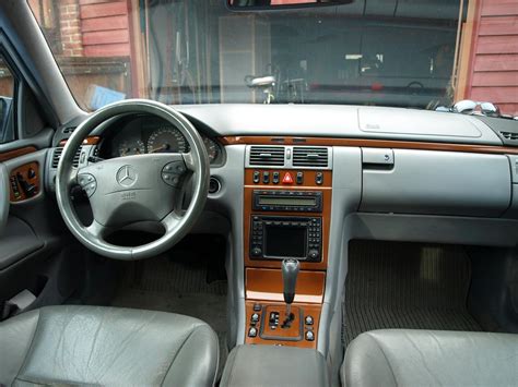 Pa093000 : Mal eine Geschmacksfrage: Farbe Interieur : Mercedes E ...