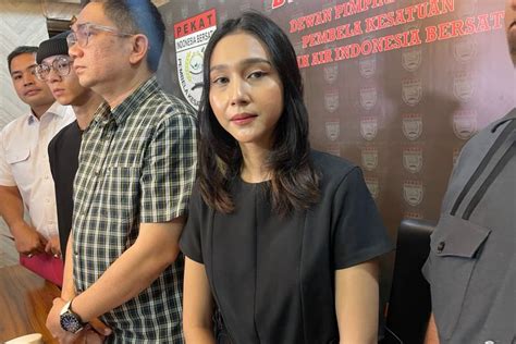 Foto Tenri Ajeng Anisa Bantah Jadi Selingkuhan Layangkan Somasi Terbuka Ke Virgoun Dan Inara