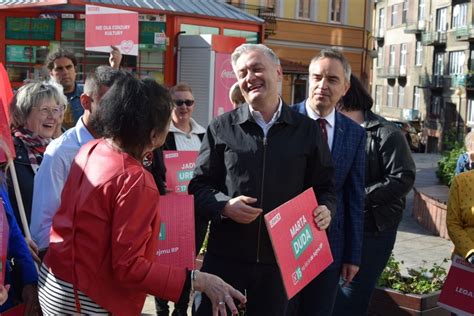 Wybory parlamentarne 2023 Robert Biedroń w Tarnowie zachęcał do