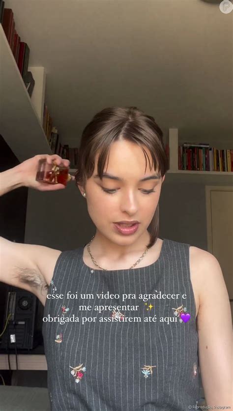 Bel Moreira Axilas Peludas Causam Polêmica Na Web E Atriz De Poliana