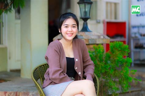 မော်ဒယ် သရုပ်ဆောင် ဖုန်းသီရိကျော် ရဲ့ အလှပုံရိပ်
