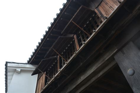 姫路城 春の特別公開トの櫓搦手周辺 播磨の山々