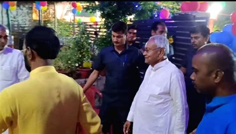 free photo nitish kumar reached bjp leader sanjay mayukh s house to