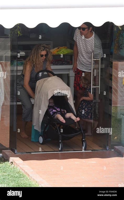 Chaff Italy 18th June 2018 Pula Josh Hartnett With Wife And