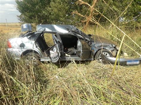 Motorista Embriagado Capota Carro Com 4 Passageiros Na Mg 230 Foge Do