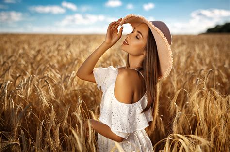 Fondos De Pantalla 2560x1706 Campos Cabello Castaño Sombrero De Mano