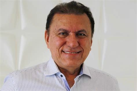 Weber Araújo Assina Ordem De Serviço Para Obra De Pavimentação De Rua